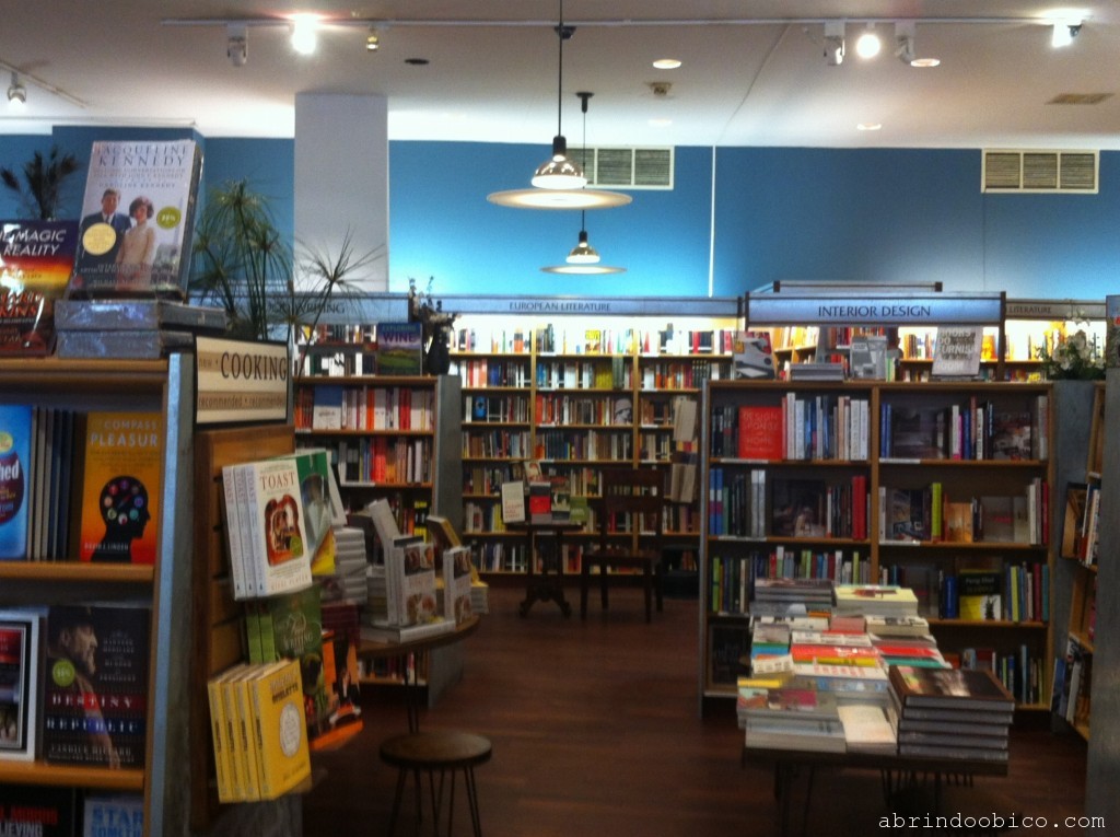 The mega book store is dead. Long live the small book store. | Abrindo ...